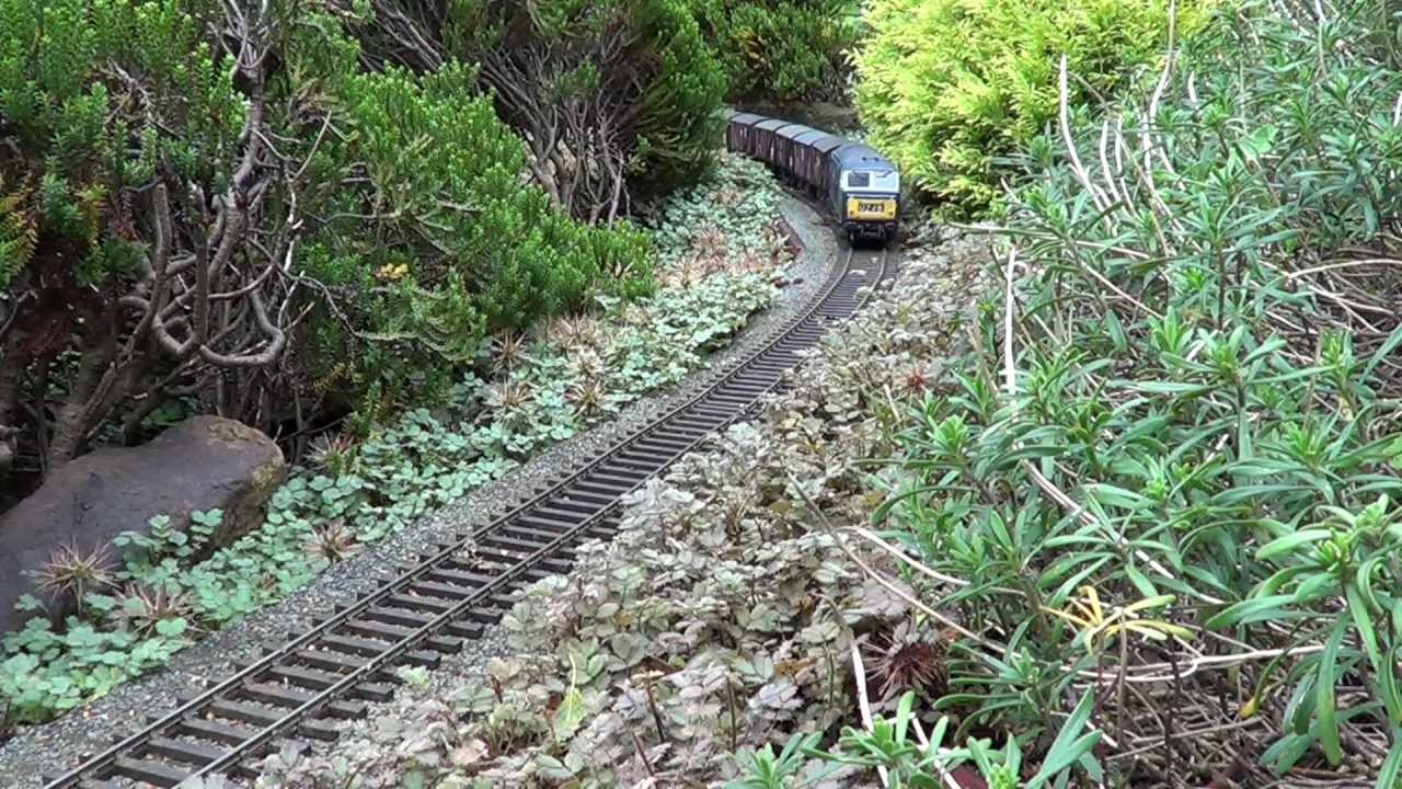Diesel Hydraulic Era Garden Railway - YouTube