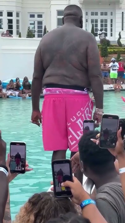 Rick Ross shows off diving skills at his pool party #diving #pool - YouTube