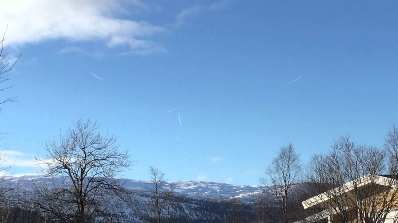 Look! On the sky.... Invisible flying objects. - YouTube