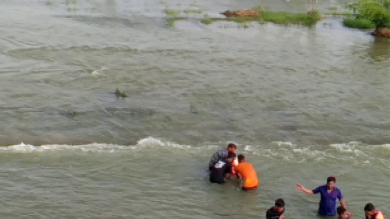 Ganpati dada nu visarjan at VATRAK river from PAREKH PARIVAR - YouTube