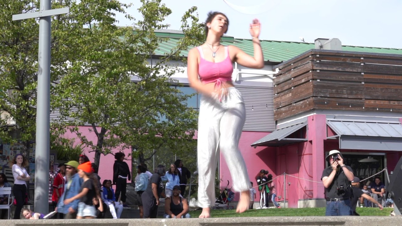 Hula Hooping at Jack London Square 2019 - YouTube