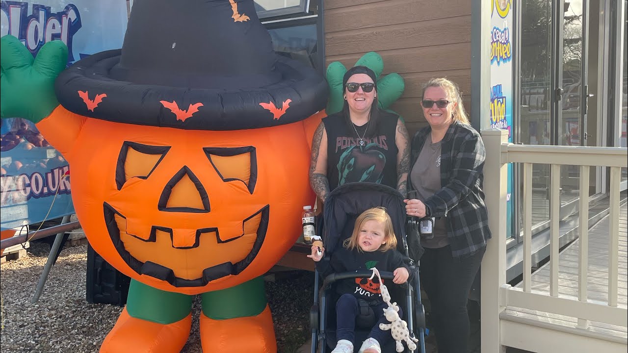 Halloween at crealy part 2 - YouTube