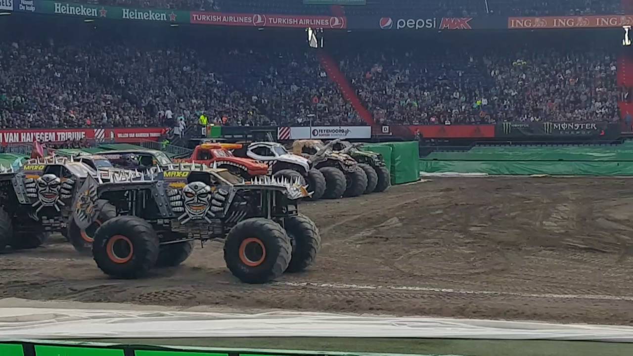 Monster Jam 2016 short compilation - YouTube