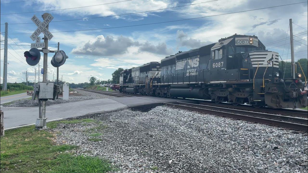 NS P81 in Buford, GA NB with SD40-2 and SD60E! - YouTube