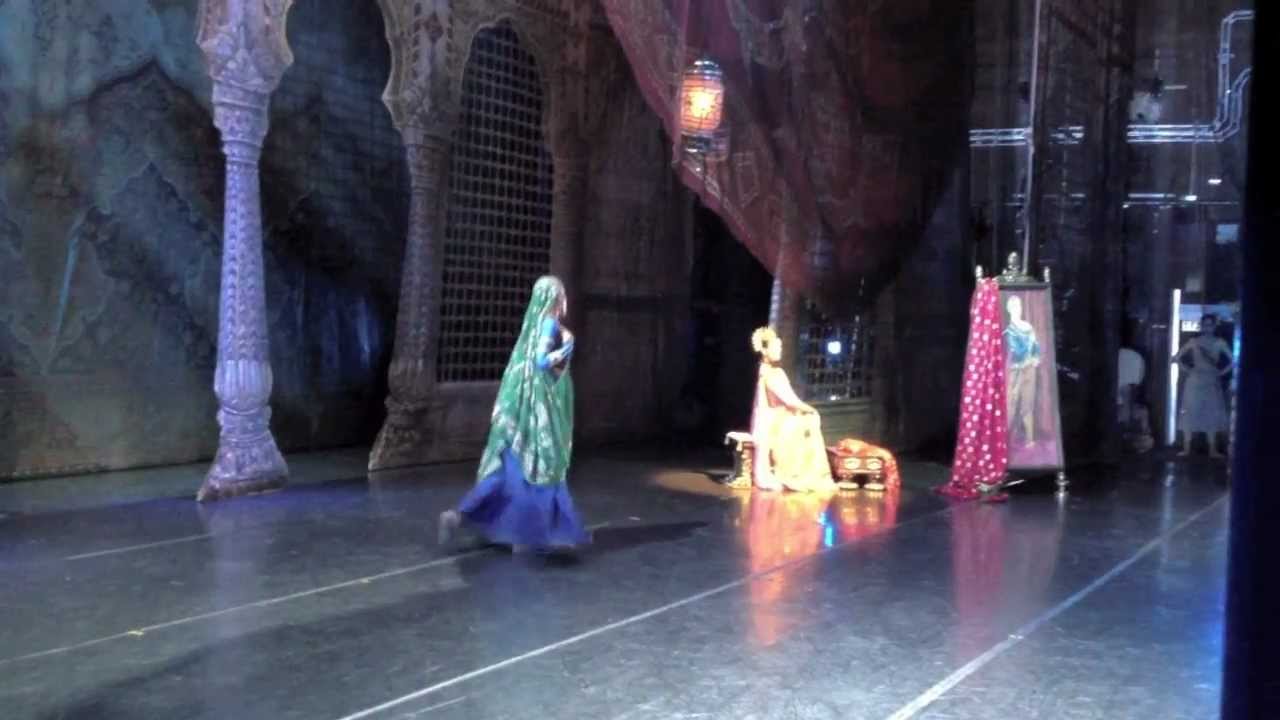 Nikya and Gamzatti - Anna Osadcenko and Andreza Randisek - YouTube