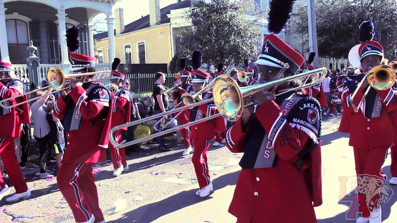 LAKE AREA HIGH SCHOOL AT TUCKS PARADE 2017 - YouTube