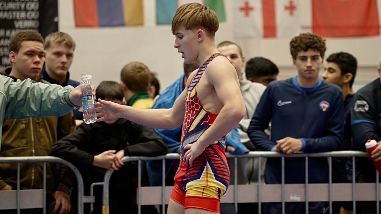 U17 Alexandru Lungu (ROU) vs Raimond Prous (EST) 60kg. Greco-roman boys ...