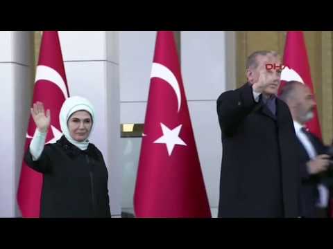 Schwächeanfall: Recep Tayyip Erdogan bricht bei Gebet zusammen