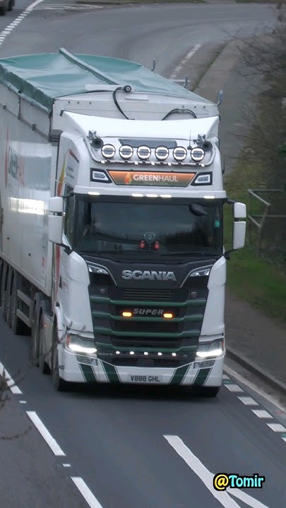 SCANIA Super 660S V8 - Green Haul - A1(M) motorway #truckspotting #tomir - YouTube