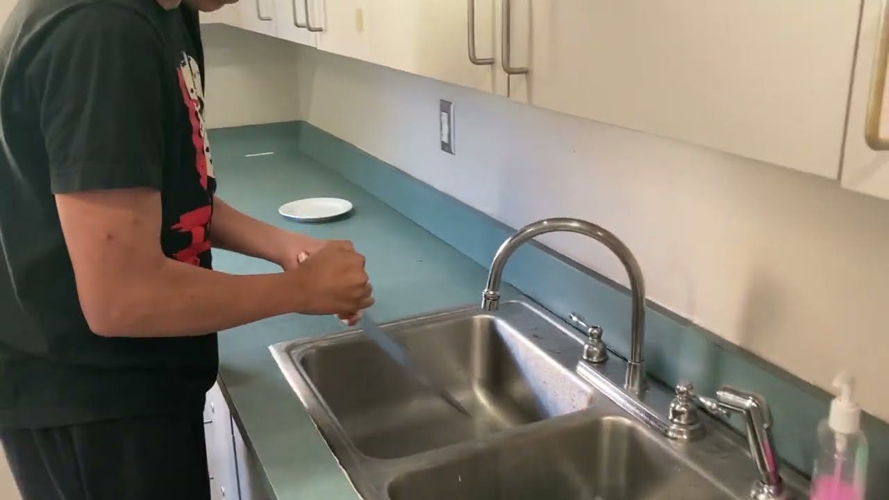 Kitchen safety 101 - YouTube