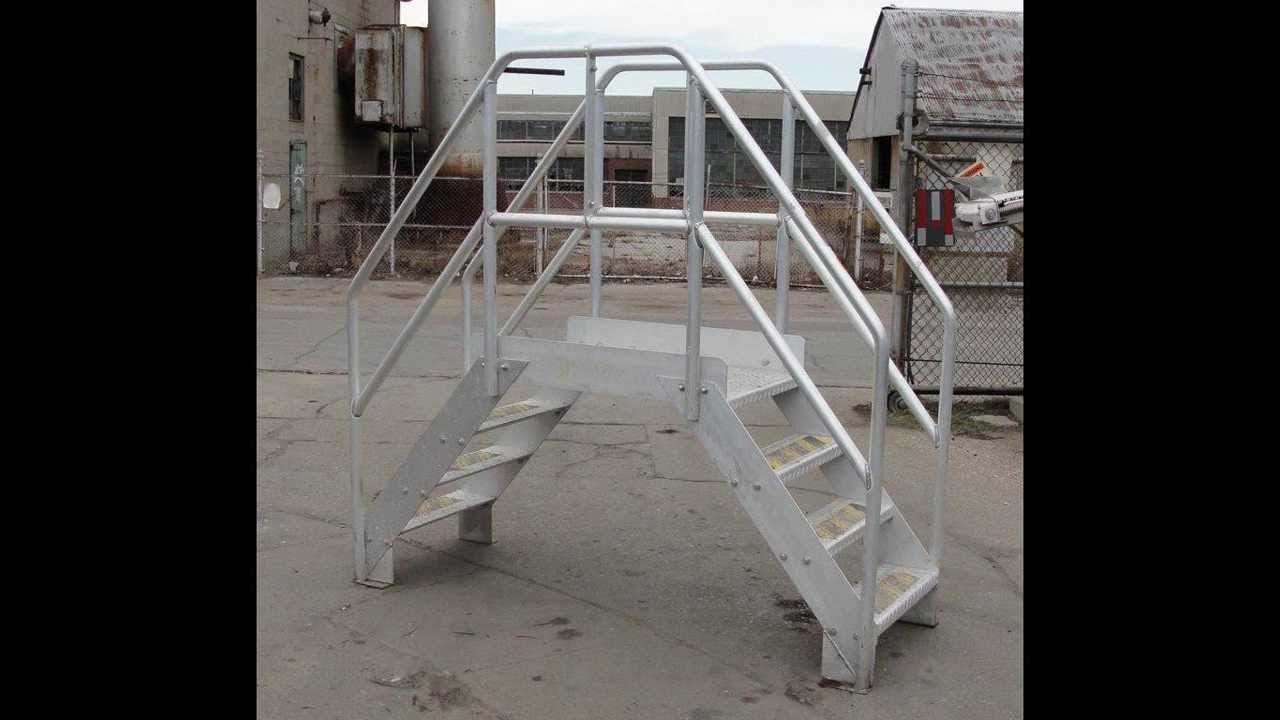 Aluminum cross over ladder. Cross over has a 32" high x - YouTube