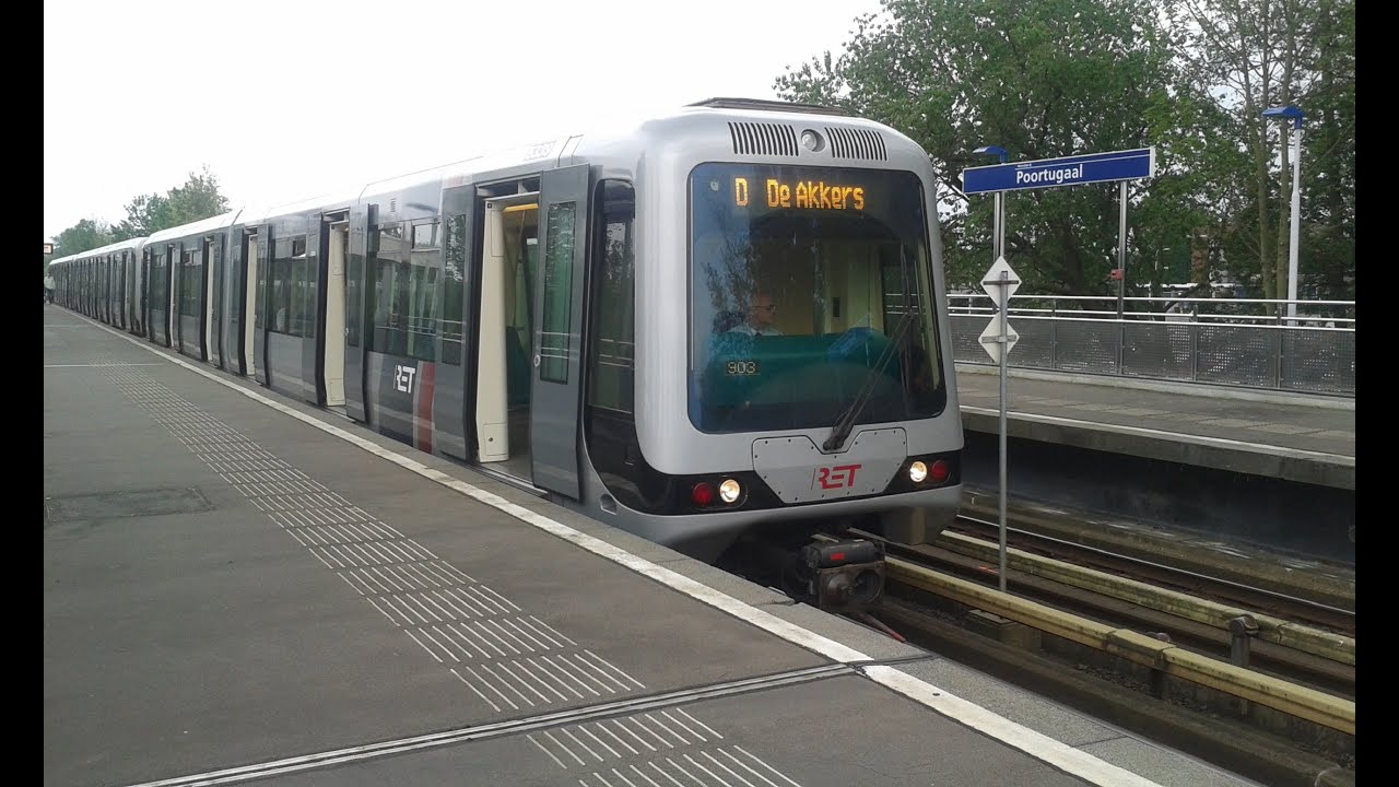 RET Metro 3x 3*Type B op Poortugaal richting De Akkers en Rotterdam ...