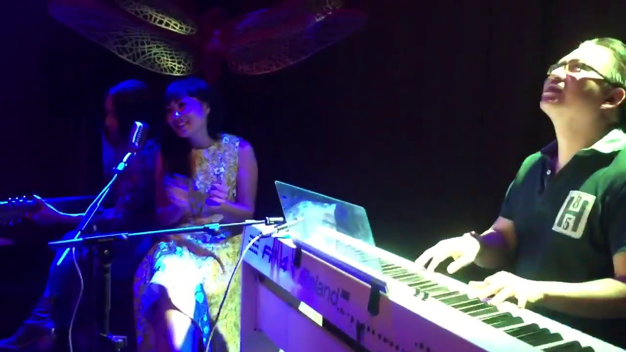 Triệu Đóa Hoa Hồng | Phương Thanh | Live at Café Bệt Chords - Chordify