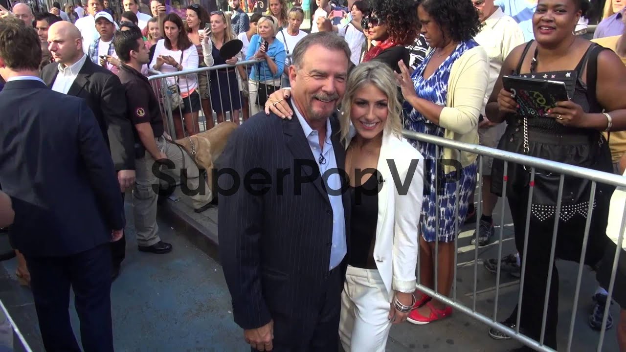 Bill Engvall and Emma Slater at the 'Good Morning America... - YouTube