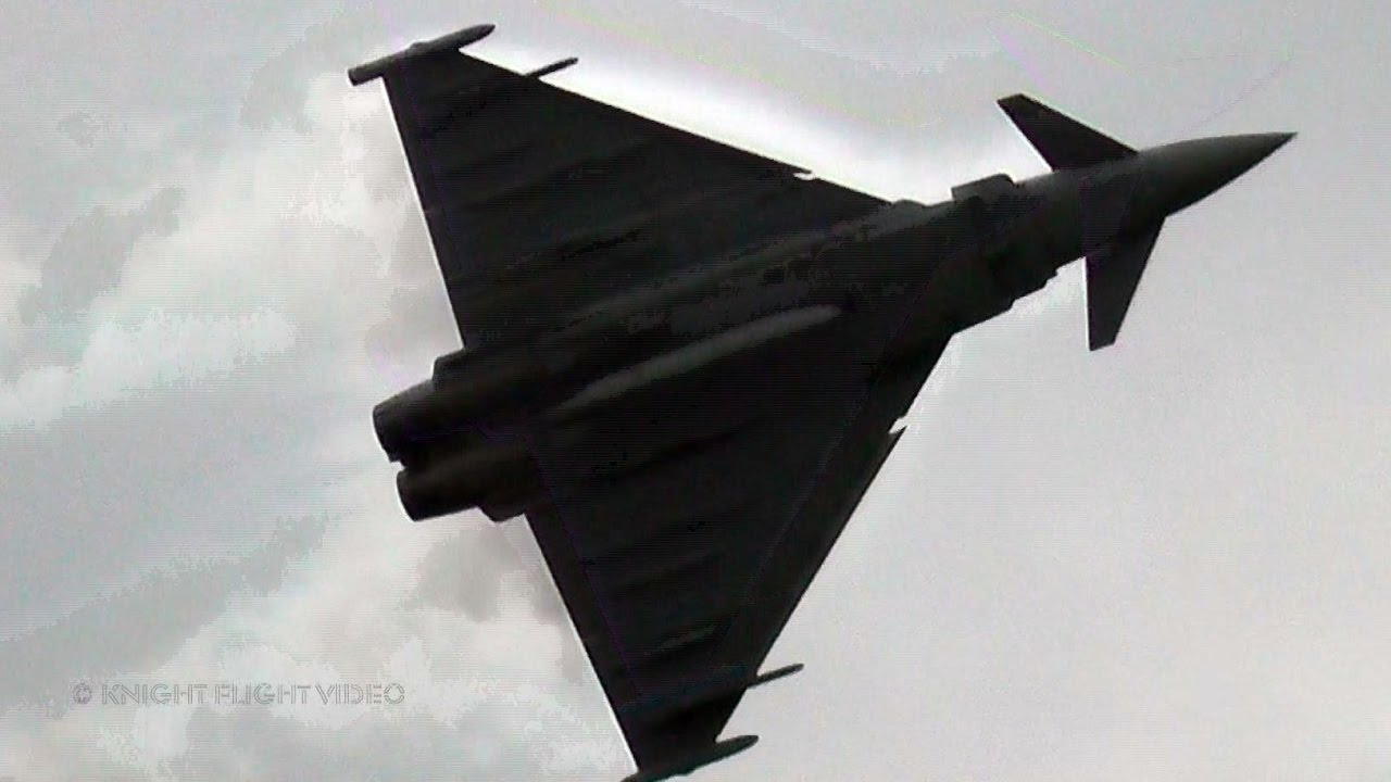 Impressive Display of a RAF Eurofighter Typhoon @ NATO DAYS 2016 ...