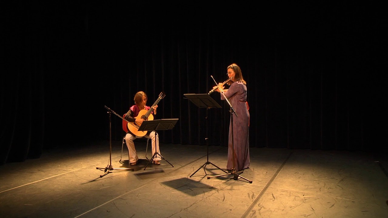 Macedonian Song d'Atanas Ourkouzounov. Duo Iridis - YouTube