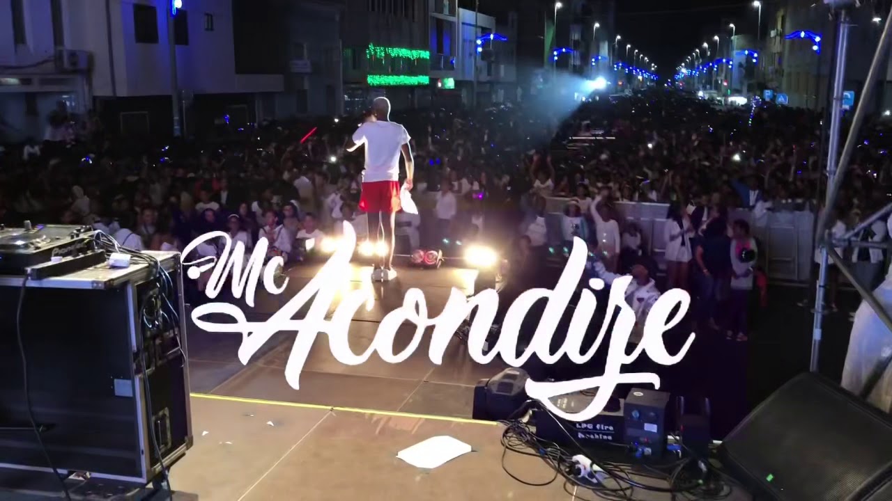 Mc Acondize arrasa no palco de 10 anos de Broda Music - YouTube