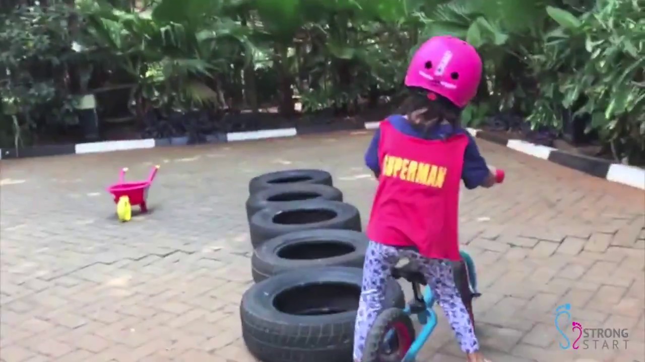 Toddler Obstacle Course | Strong Start | Gross Motor Play - YouTube
