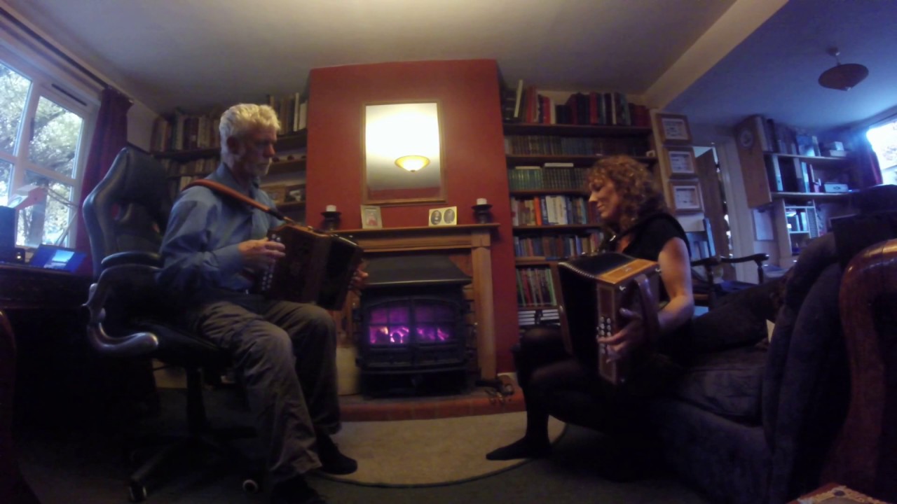 Polka du moulinet by 'Mes Souliers sont Rouges' from Normandie. - YouTube