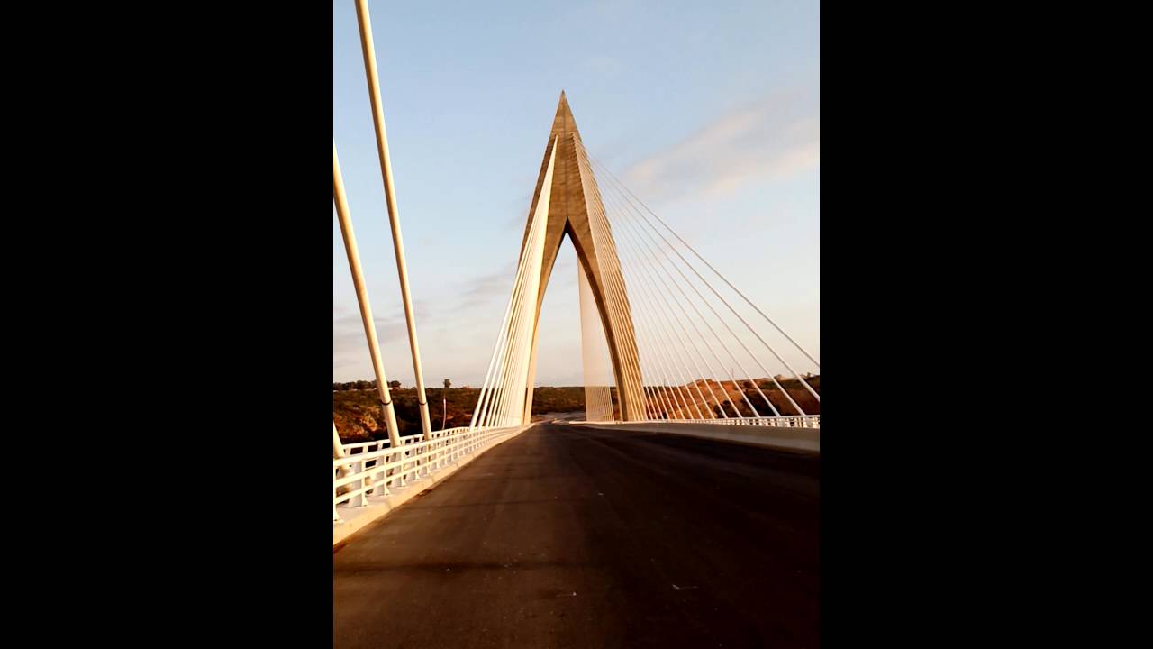 Le plus haut en Afrique:le pont à haubans de rabat-sale . - YouTube