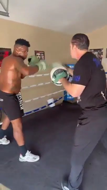 [HEAVY HITTERS] Lenier Pero H6 Boxing Gloves - YouTube