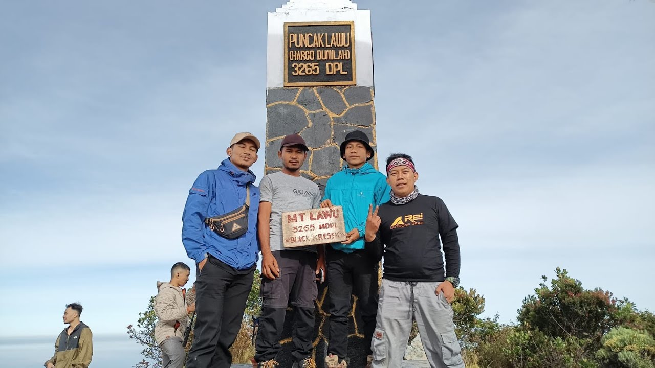 Gunung Lawu Keindahan Sabana Gupakan Menjangan,Hargo Dalem dan Puncak ...