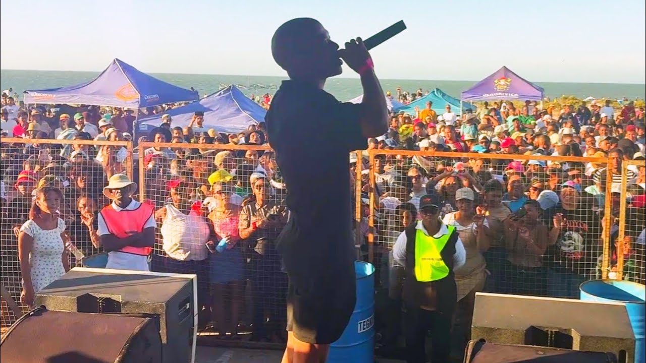 Rotas The Rapper - Live in Velddrif [New Year's Celebrations] - YouTube