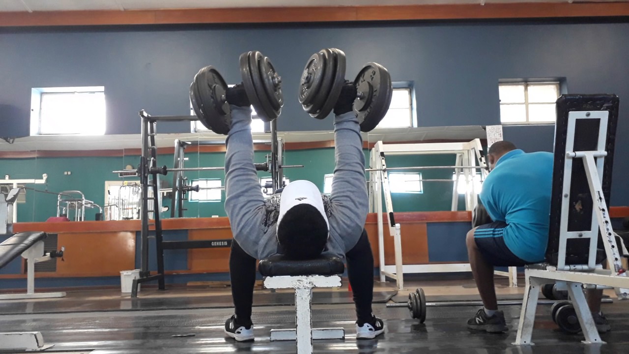 Early morning 50kg(110lbs) dumbell bench press - YouTube