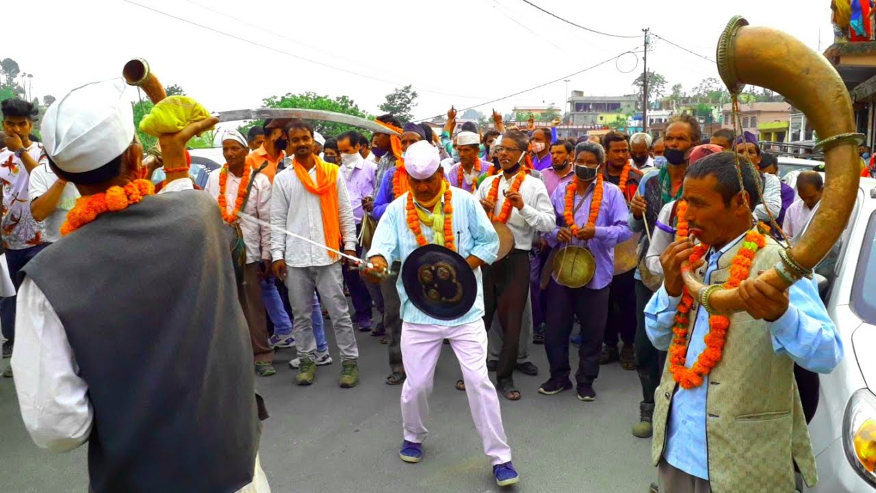 Dhal Talwar | Syalde Bikhoti - Traditional fair of dwarahat - YouTube