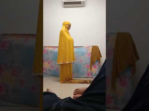 Cewek cantik Sholat