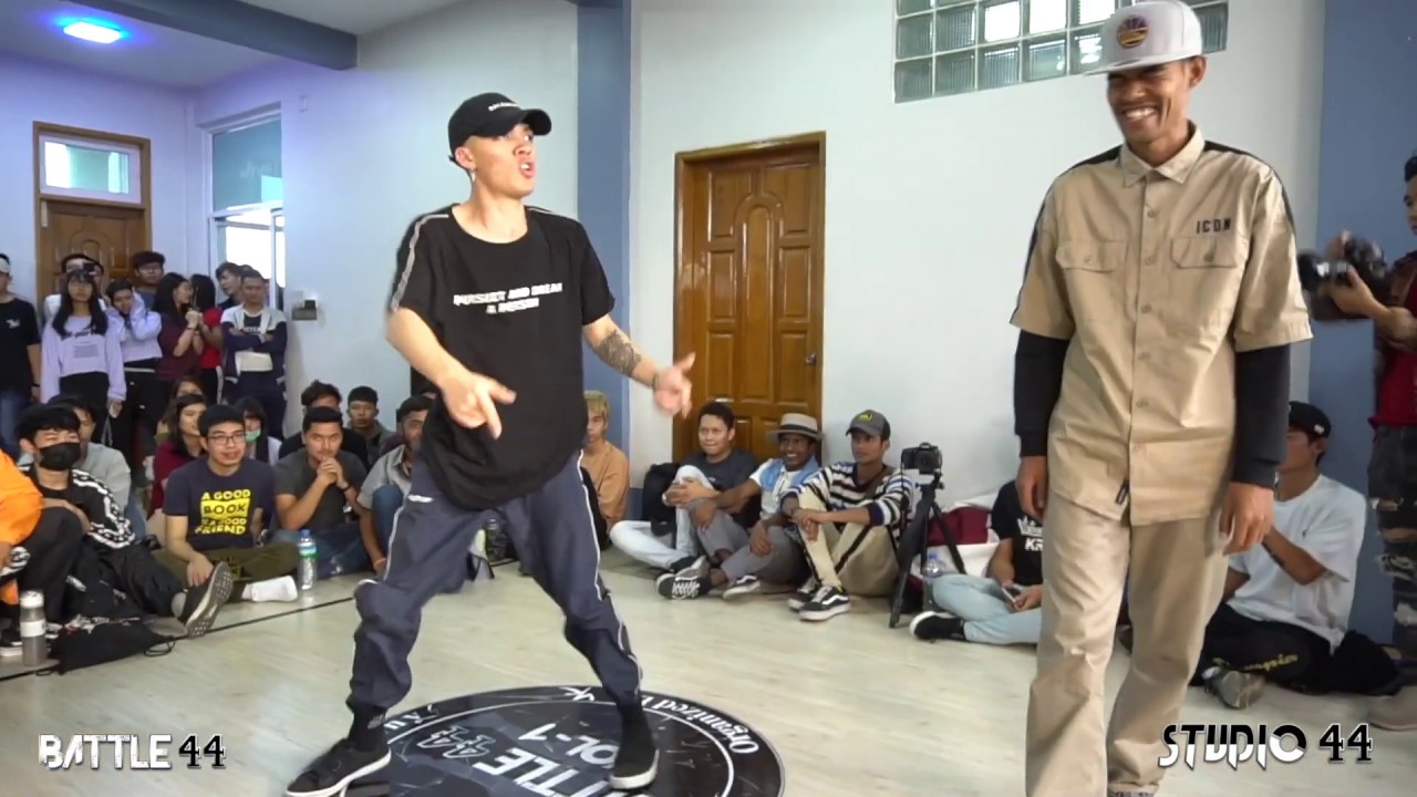 Street Dance Battle - YouTube