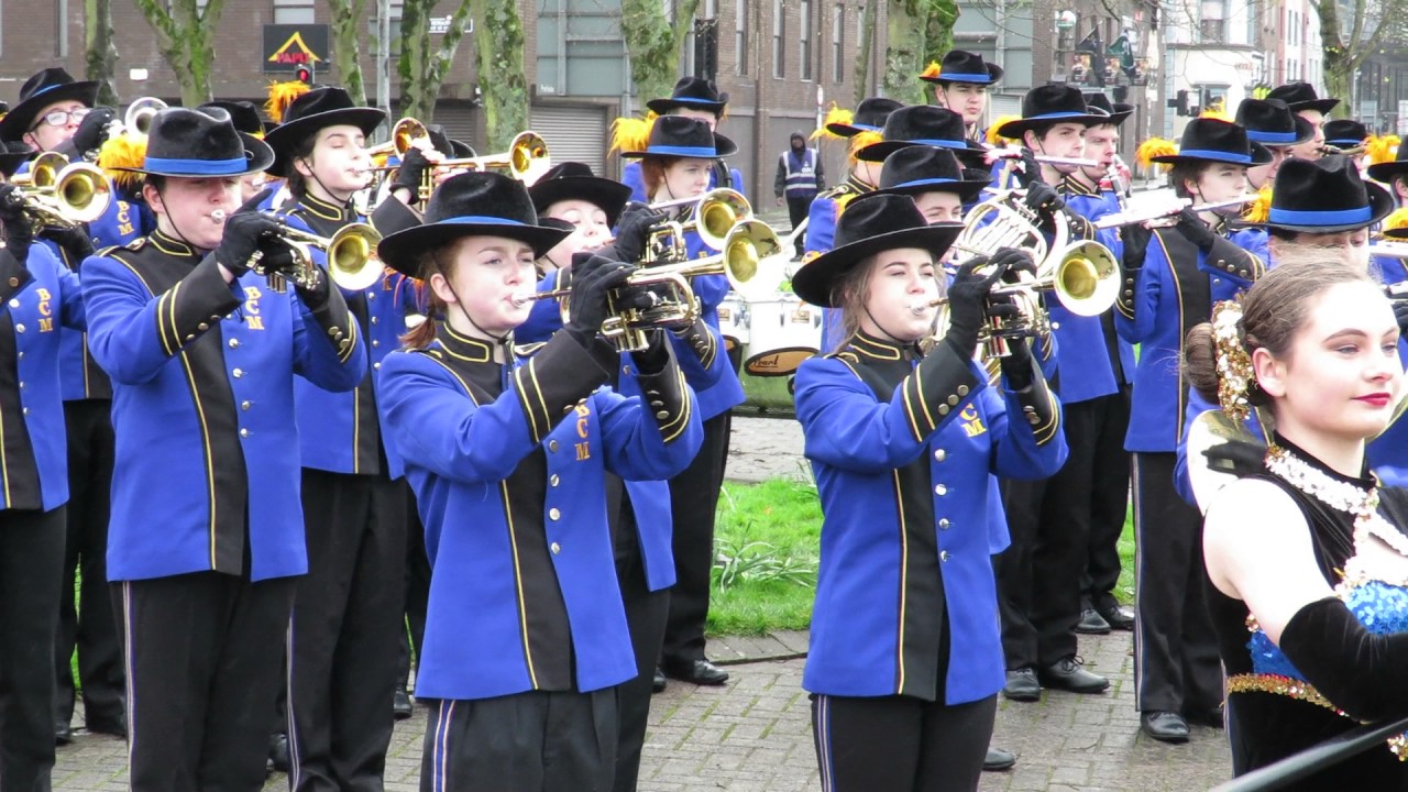 Clonmel Youth Marching Band on Arthur's Quay Limerick - YouTube