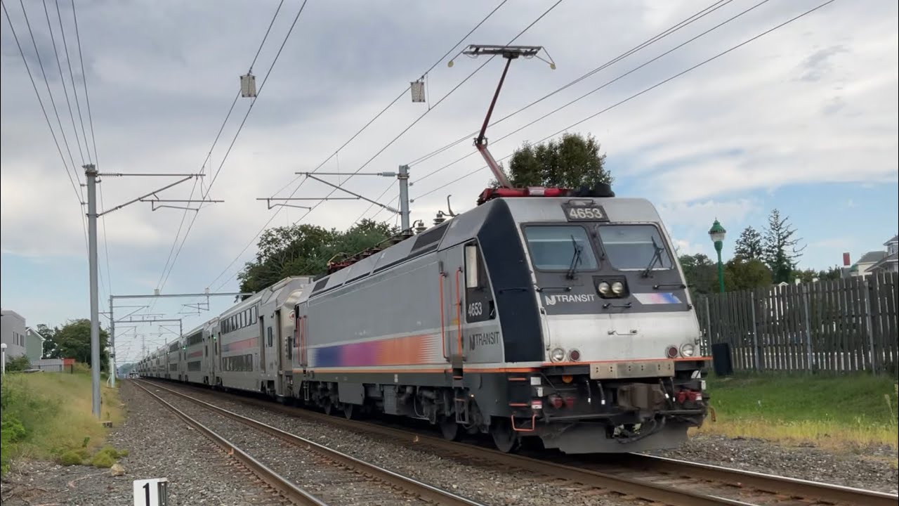 NJ Transit ALP-46A #4653 NJCL Train 7228 Red Bank NJ - YouTube