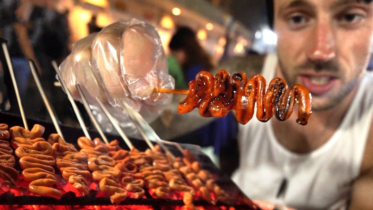 EATING ISAW (Intestines) | FILIPINO STREET FOOD | Davao City Mindanao ...