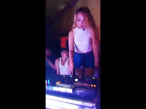 dj Bunga suara, jangan kasih kendor.