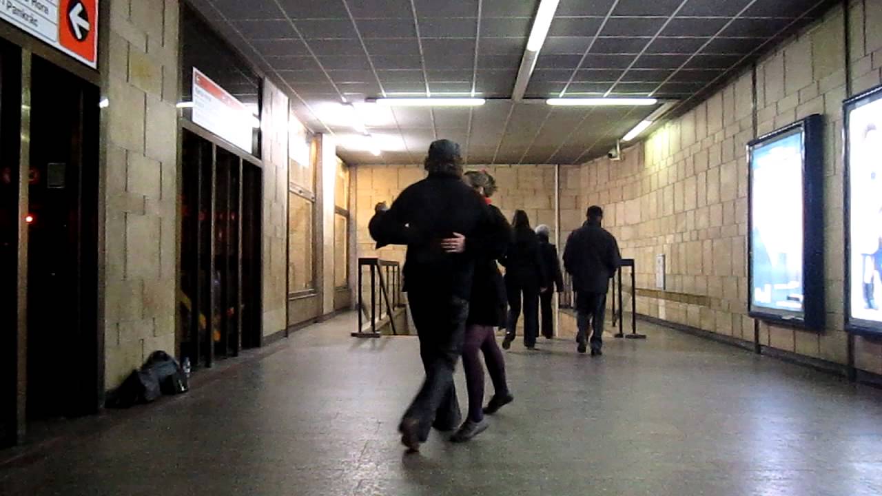 Staromestska metro tango - YouTube