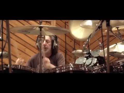 Simon Phillips drum solo on Hiromi Uehara's "Alive" (Drum audio mix) - YouTube