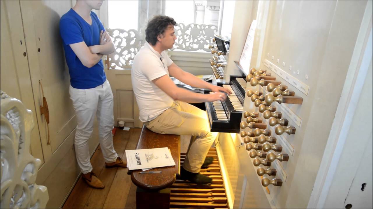 Evan Bogerd Improvisation 'Baantjer theme' - YouTube