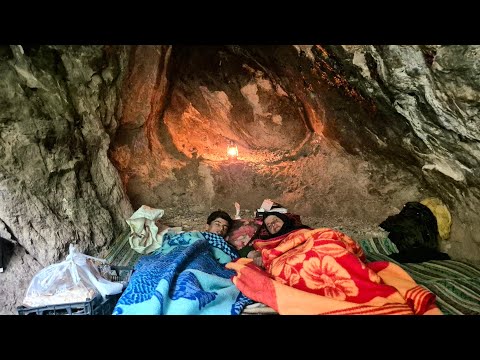 Homelessness ended after 3 years with a magical cave shelter🛖