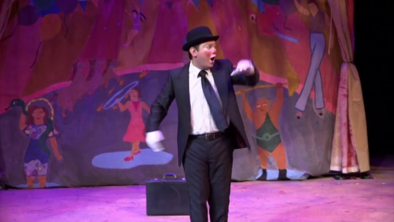 Artemiro, the Silent Clown - YouTube