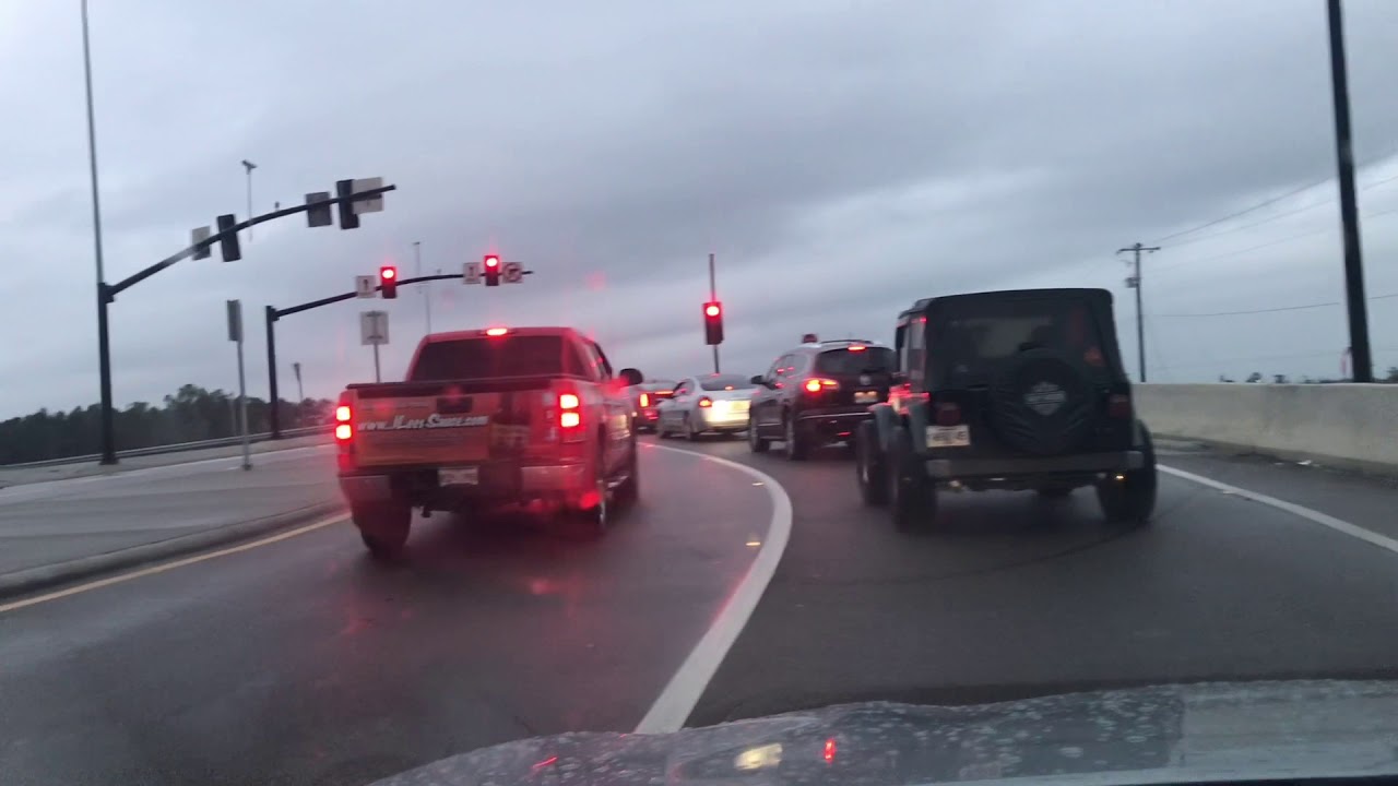 DIVERGING DIAMOND | TRAFFIC PATTERN | D’IBERVILLE MS - YouTube