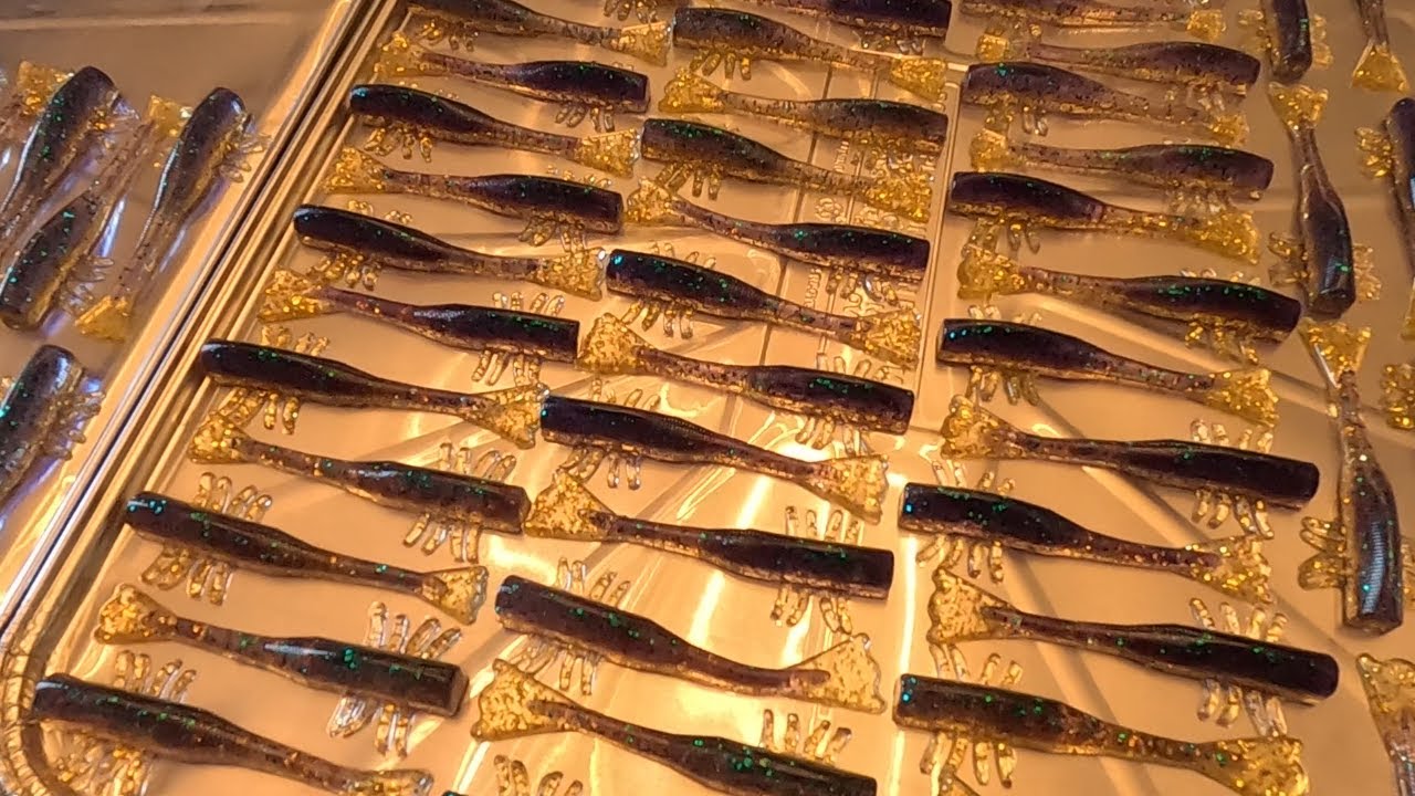 Gold Leader Custom Baits Junebug Gold Flake Shrimp - YouTube