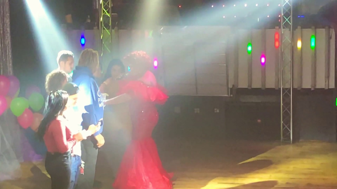 Kaliente Dallas - Domingo de Drag Show - 2019 - YouTube