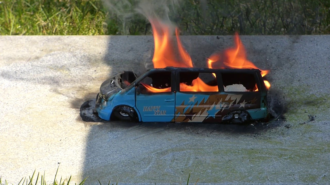Burning Mercedes V Class - Cars on Fire #006 - YouTube