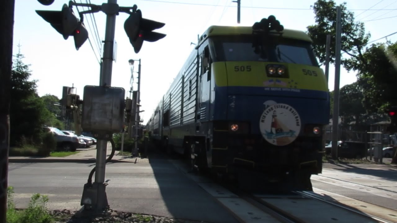 LIRR Cannonball #2798 Montauk and Others @ Great River - YouTube