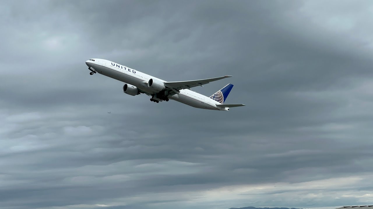 The first direct flight from San Francisco to Shanghai after China ...