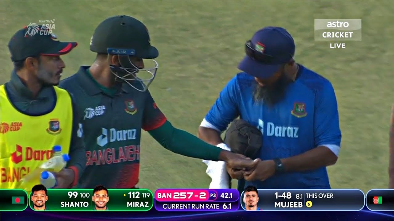 Mehidy Hasan Miraz retired hurt out today l Mehidy Hasan Miraz century ...