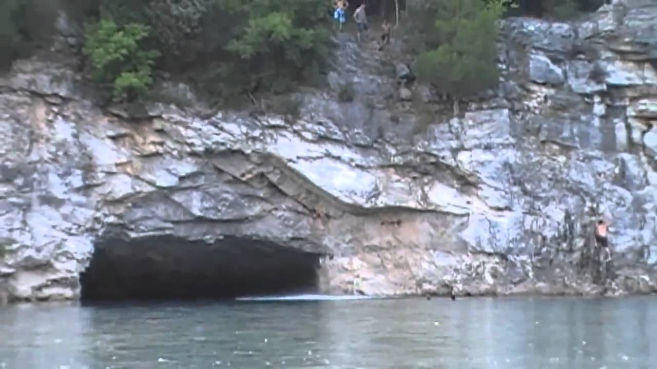 Bakerton Quarry cliff jumping - YouTube