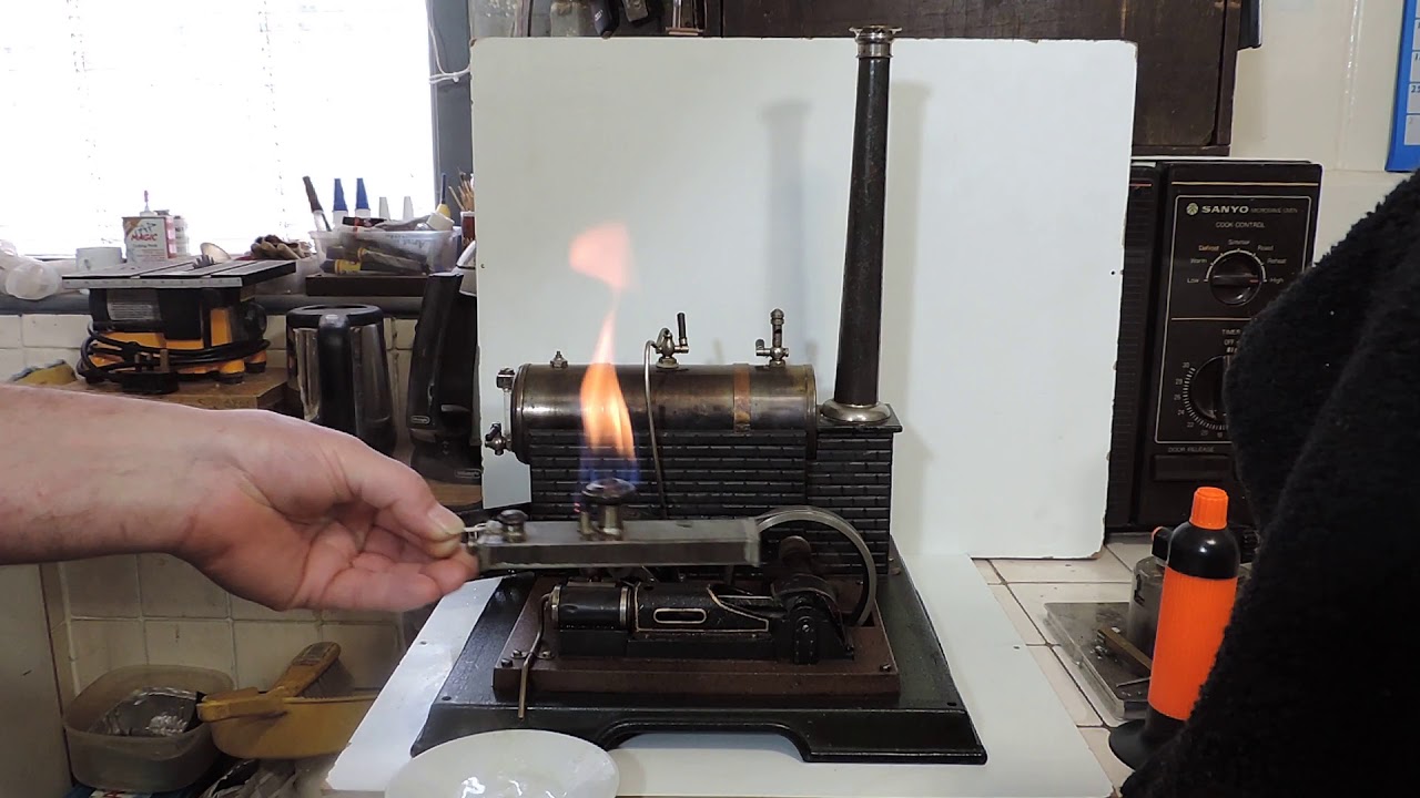 Marklin Model Steam Engine with Generator - YouTube