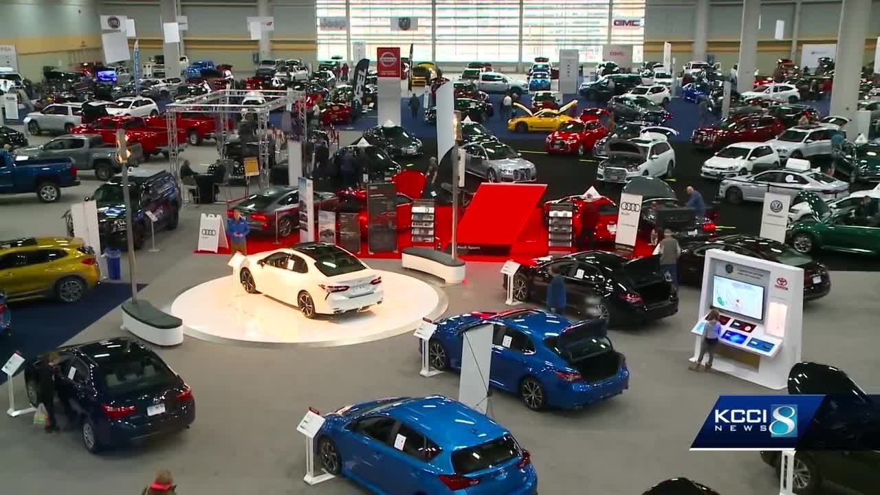 Car lovers pack Iowa Events Center at All Iowa Auto Show - YouTube